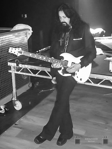 Jimi Bell Named As New Autograph Guitarist – ROCKPOSER DOT COM!